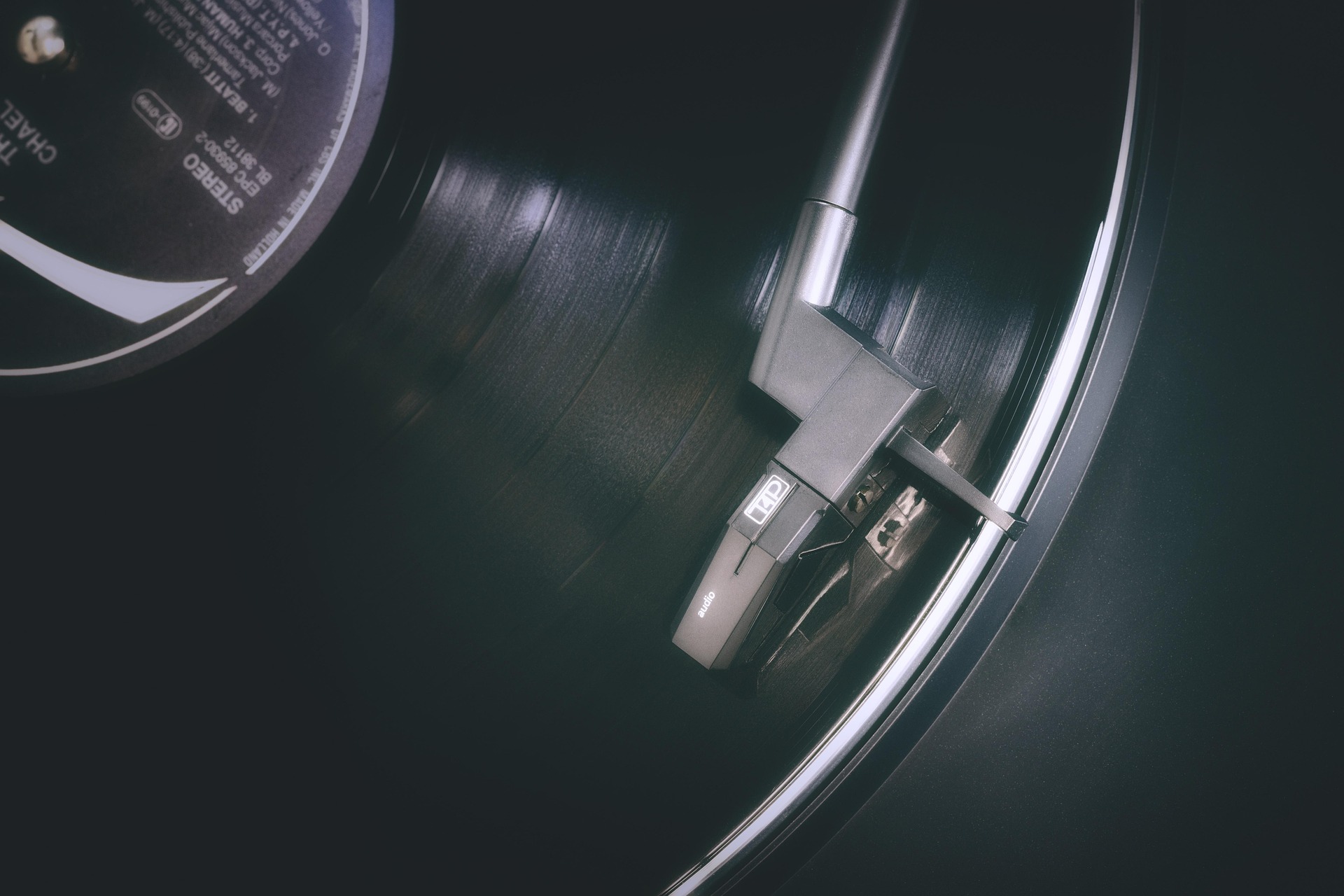 Vinyl comeback or rennaissance? - Audio Anatomy